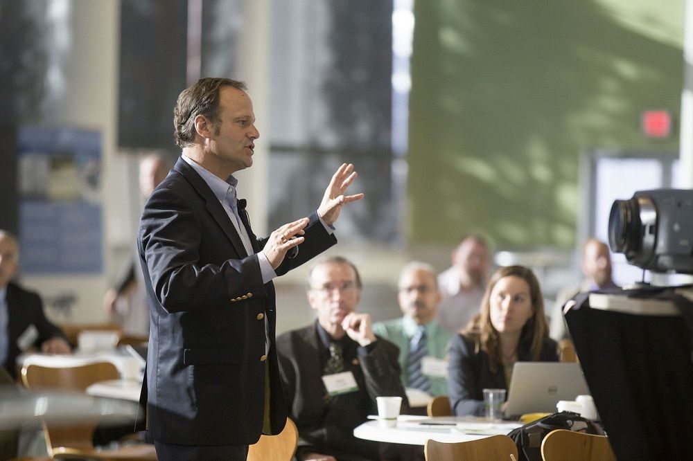 How to Project Your Voice For a Great Presentation | SecondNature